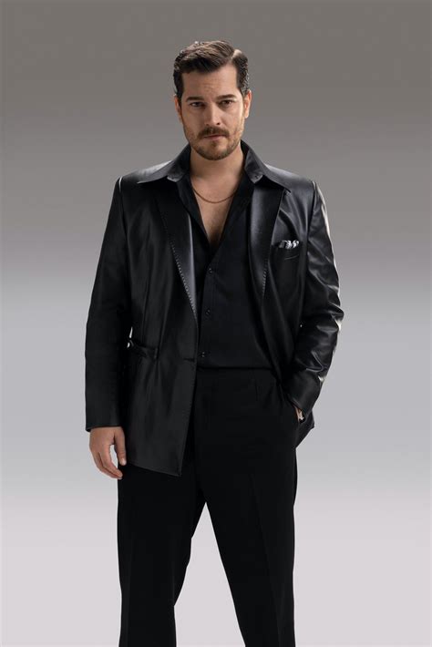 Çağatay Ulusoy En 2025 Hombres Hermosos Hombres Guapos Hombres