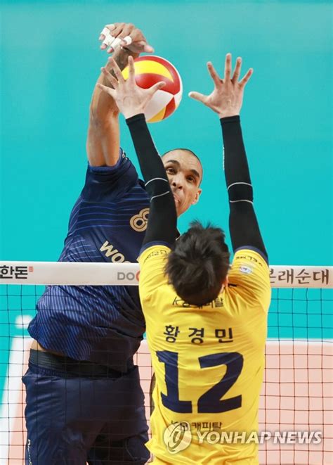 우리카드 아가메즈 오픈 공격 연합뉴스