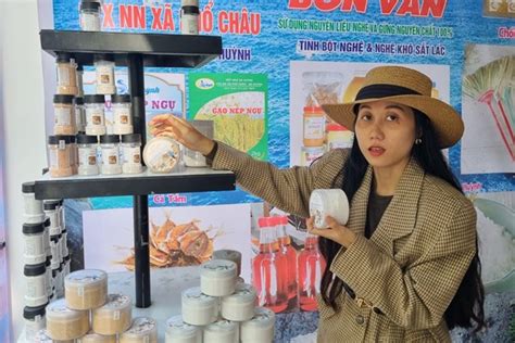 Cô Gái Phạm Thị Hồng Thắm Người đưa Muối Sa Huỳnh Vươn Xa