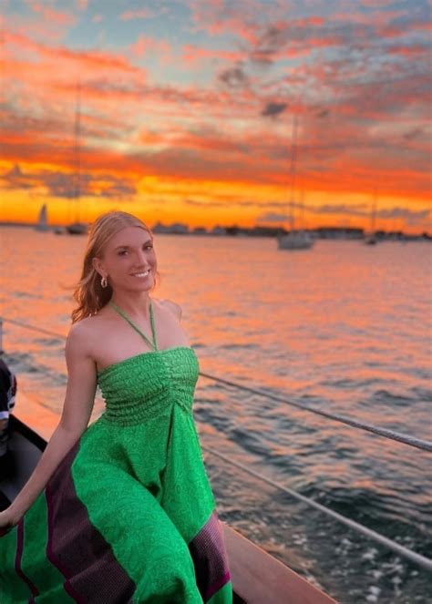 Avery Singer Height Weight Age Boyfriend Facts Biography