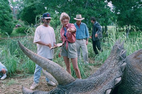 Jurassic Park Star Reveals How Jeff Goldblum Made Her Laugh On Set