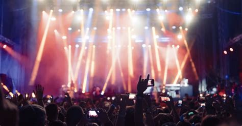 나이트클럽 화재로 100여명 사망…최악의 참사[그해 오늘]