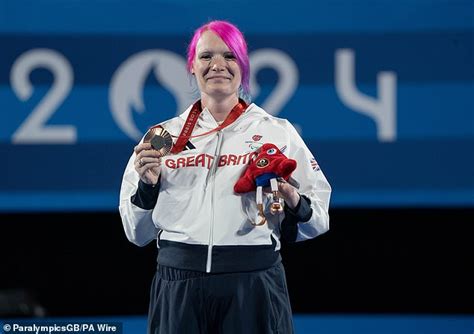 Pregnant Team Gb Paralympics Archer Jodie Grinham Earns Bronze And