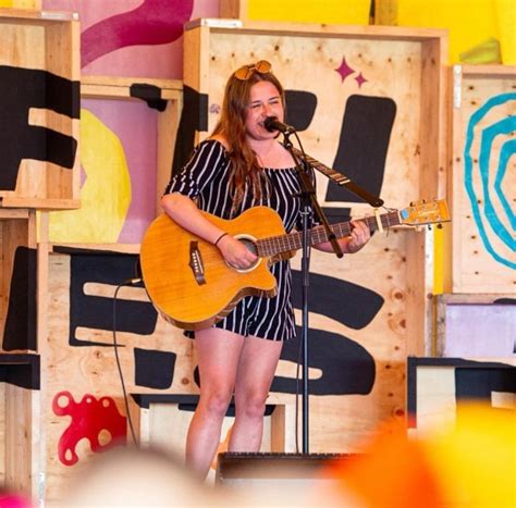 Sengl Tesni Ar Y Ffordd Y Selar