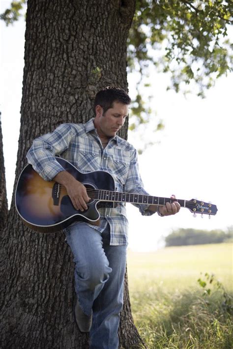Ariat Announces Partnership With Country Artist Casey Donahew Country