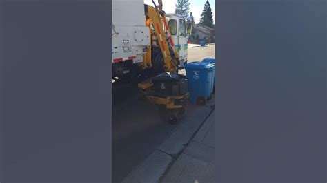 Python Garbage Truck Garbagetruck Garbagecollection Trashtrucks