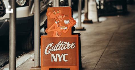 빨간색과 흰색 코카콜라 간판 사진 Unsplash의 무료 갈색 이미지