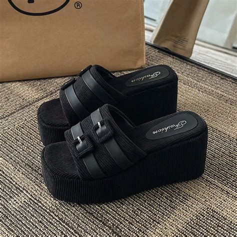 Stylish Platform Heeled Outdoor Slippers For A Fashionable Look Black