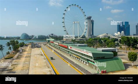 Marina Bay Sands Singapore Flyer Ferris Wheel And Motorsport Grand