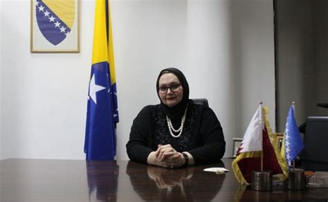 Trepetika Trepetala Puna Bisera Haj Ovi NaŠi Bijeli Dvori Puni Glasova