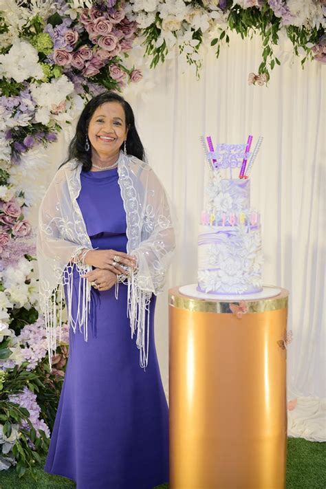 Happy Birthday අම්මා තිලකා රණසිංහගේ උපන්දිනය ජයටම සැමරුවේ මෙහෙමයි