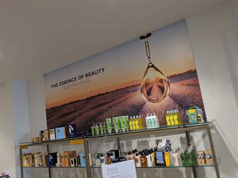 The Essence Of Beauty Display Elite Signs Live Site