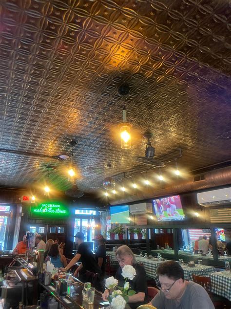 Does Anyone Know What These Eric Claptons Glasses Are Rglasses