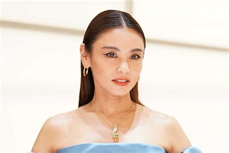 「どの角度から撮っても素敵なおうち」 滝沢眞規子さんが豪華な自宅の中庭を公開 花の香りにうっとり Hint Pot