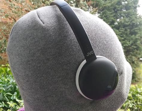 JVC HA-S20BT Flats Wireless On-Ear headphones | Gadget Explained ...
