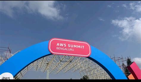 Awssummit2025 Aws Cloudcomputing Techinnovation Networking