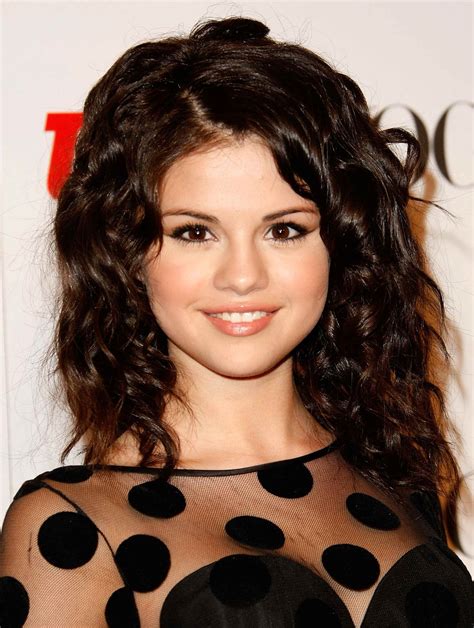 Star Celebrity News Selena Gomez On Unicef Giving Back And Growing Up