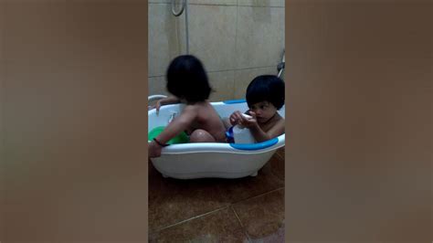 Mandi Bareng Adik Youtube
