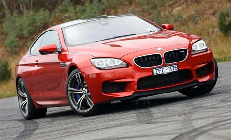 Download Captivating Bmw M6 In Action Wallpaper