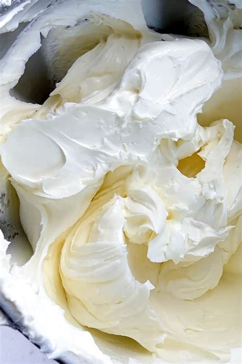Buttercream Cheese Frosting A Stable And Thick Buttercream Frosting