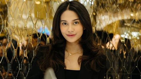 Heboh Azizah Salsha Main Padel Bareng Mantan, Netizen: Ketemu Suami No, Ketemu Mantan Yes!