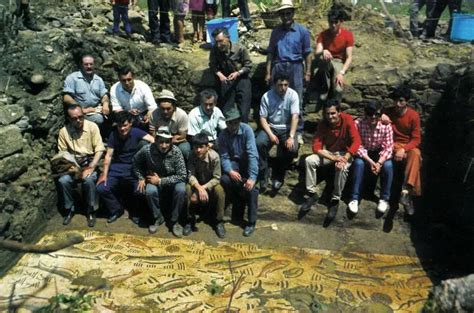 Los Escarbadores Memoria Mágica Y Arqueológica De Unos Hombres