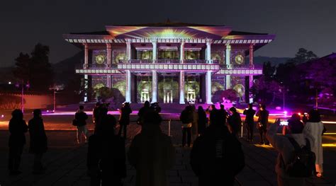 청와대 영빈관에 뜬 빛기둥 12개 의미 아시나요 5일까지 전시 한국경제 청와대 영빈관에 뜬 빛기둥 12개 의미 아시나요 5일까지 전시 한국경제