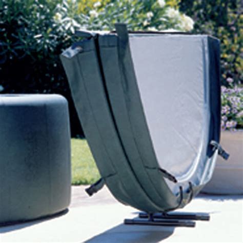 Essentials Cover Stand