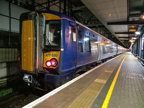 Southeastern Class 377 Electrostar 377 520 At Ashford Inte… | Flickr