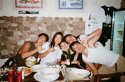 발리서핑캠프 범서프발리 호주소녀가 담아준 우리의 추억 🎞️ 디지털보다 느리지만 그래서 더 따뜻한 기록 그 속엔 우리가 좋아하는 모든 게 담겨 있었어요 바다 파도