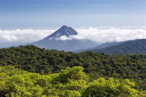 10 Gunung Terindah Dengan Pemandangan Spektakuler Di Dunia