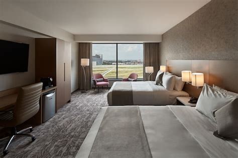 Hotels Near Toronto Airport Pearson Intl Airport Yyz Expediaca