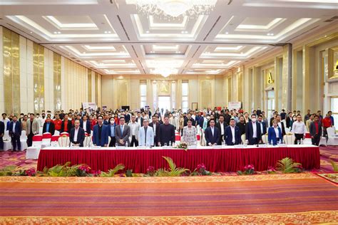 ឧកញ៉ាបណ្ឌិត គីម ហ៊ាង ប្រកាសបុគ្គលិកឆ្នើមលក់ បុរី វិមានសំណាង ៣រូប ទៀតជាប់ឈ្មោះទៅលេងសហរដ្ឋអាមេរិក