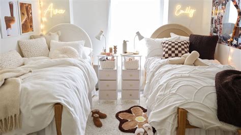 Dorm Room Ideas For Girls Two Beds