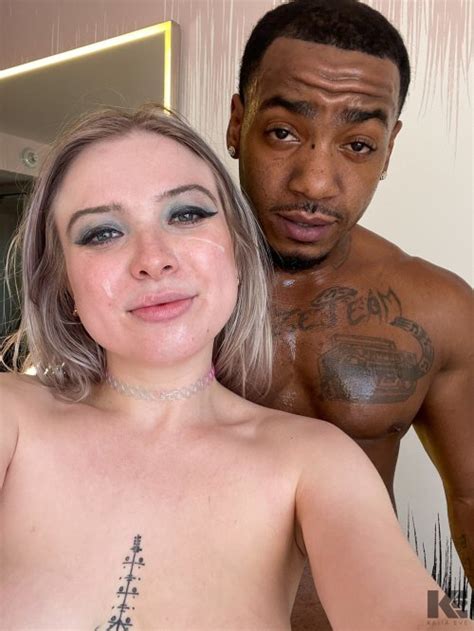 Tattooed Slut Eats Ass And Fucks Back Gallery