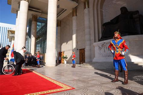 Гэгээн Ширээт Улсын төрийн тэргүүн Пап Францисын айлчлал эхэллээ Монгол Улсын Ерөнхийлөгчийн