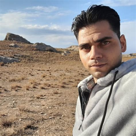 Javad Sajjadi Sajjadij • Threads Say More