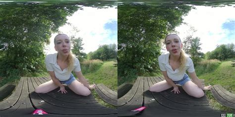 [vrsmokers] Aloralux Smoking Bench Amateur Outdoor Flashing Her Tits Oculus Go