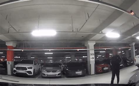 아파트 주차구역 무단점거무시하고 주차하니 침 뱉었다 기가車