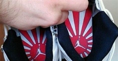 욱일기는 왜 하켄크로이츠가 되지 않을까