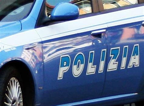 Toro Lancio Di Sassi Contro Il Pulmino Dei Tifosi Un Vetro Rotto 4