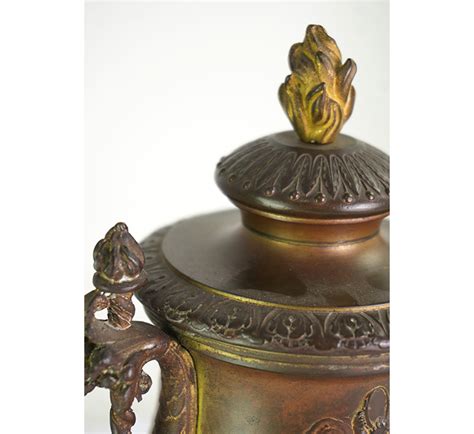 Ânfora De Bronze Forma Clássica Casa 8 Home Casa 8 Home