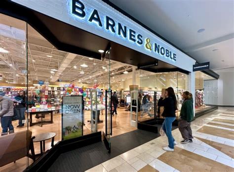 Book Lovers Get A Read On New Barnes And Noble As They Flock To Chains