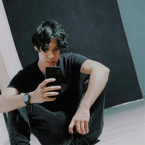 Ttw Tsui Tszwai • Threads Say More
