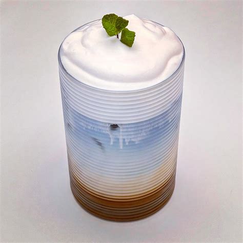 Bakerary 안녕하세요 베이크러리입니다 3월 2째주 신상음료 몽글몽글 부드러운 푸르른 구름을 띄운 달달한 구름라떼” 비행기에서 볼 수 있는 구름구름이들을