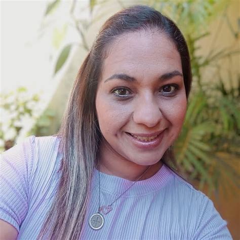 Lidia Rum M • Threads Say More