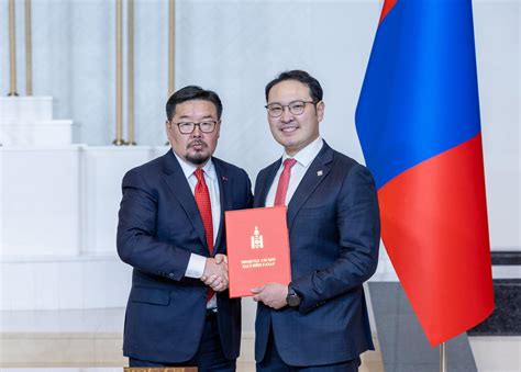 Монгол Улсын Ерөнхий сайд Г Занданшатар Засгийн газрын гишүүдээ томиллоо