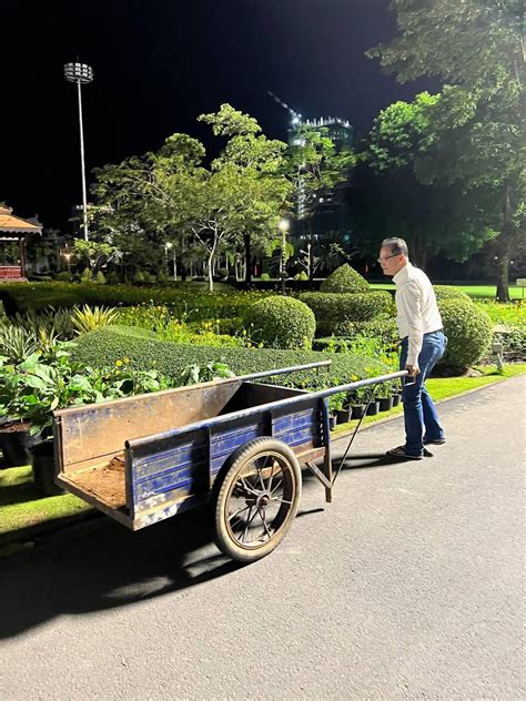 មង្គលការកូនស្រី លោក អ៊ាង សុផល្លែត ចំណាយកម្លាំងដាំផ្កាស្បៃរឿង១លានទង រួមទាំងរៀបចំសួនបន្លែ