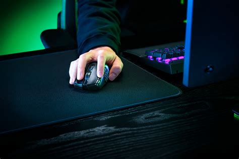 Razers Latest Naga Mouse Has A New Scroll Wheel And A Magnetic Side