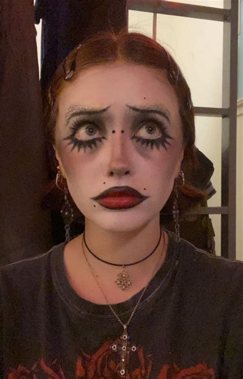 Pin By Nikole On Art School Girlfriend Funky Makeup Cute Clown Makeup Creative Makeup Looks
